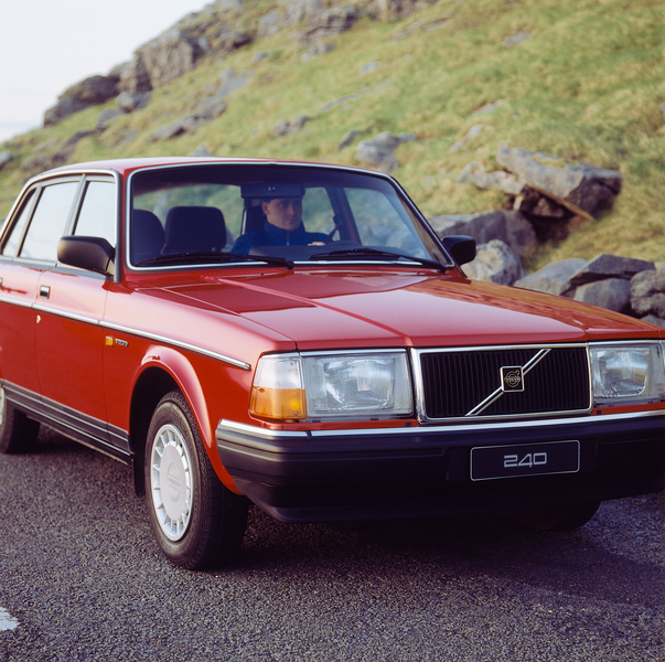 Volvo 240 – A Timeless Icon & History (1976, 1974, 1995)