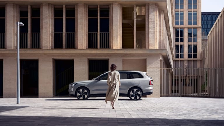 World of Volvo - Product Experience