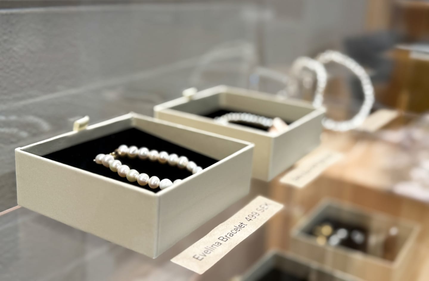 Shop exclusive Volvo products | World of Volvo