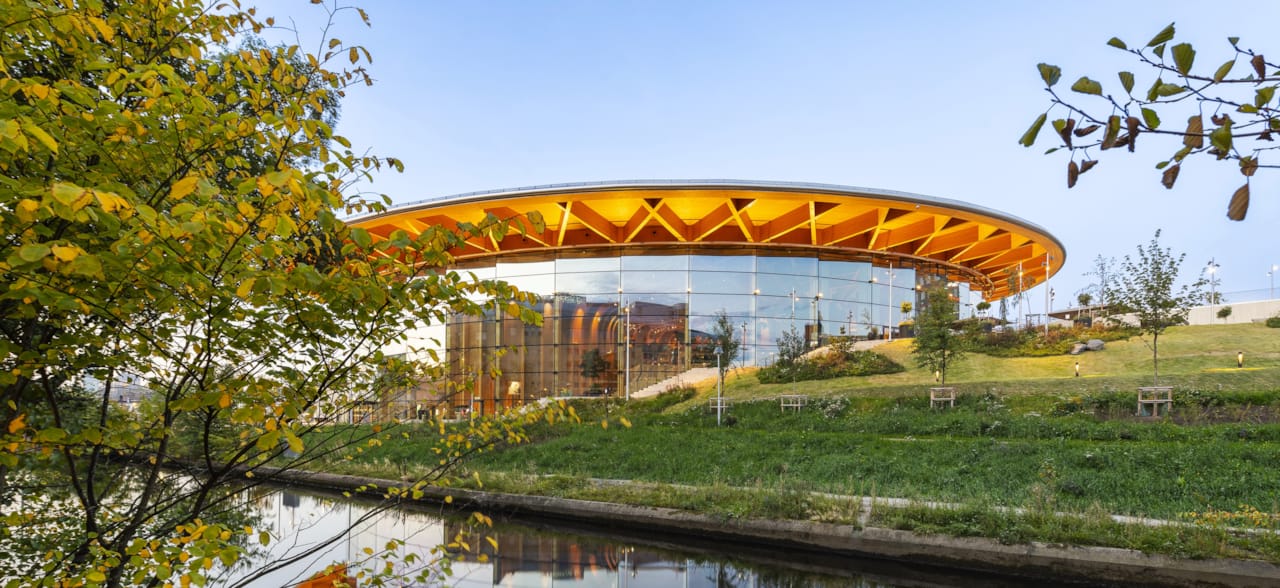 World of Volvo - Contact